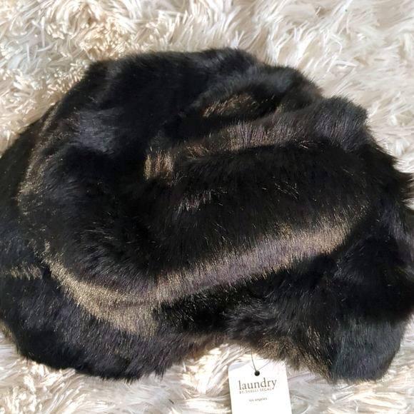 Laundry By Shelli Segal | Accessories | Landry By Shelli Segal Fur Cap ...